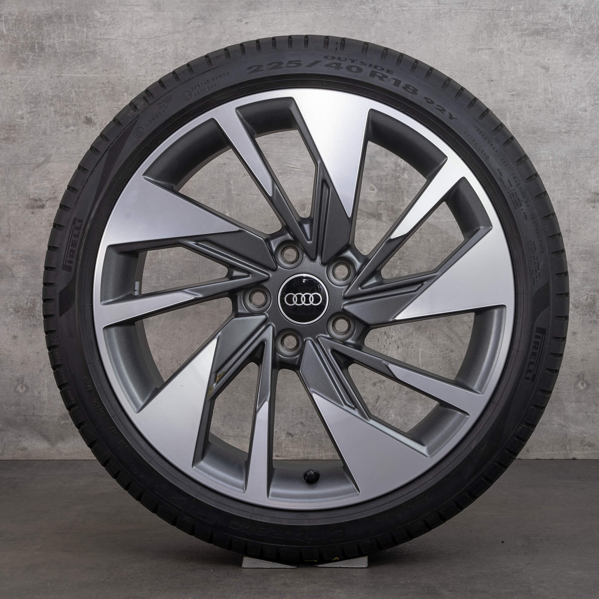 Original Audi 8V0601025AP 5-Arm-Struktur A3 | S3 Felgen 18 Zoll ...